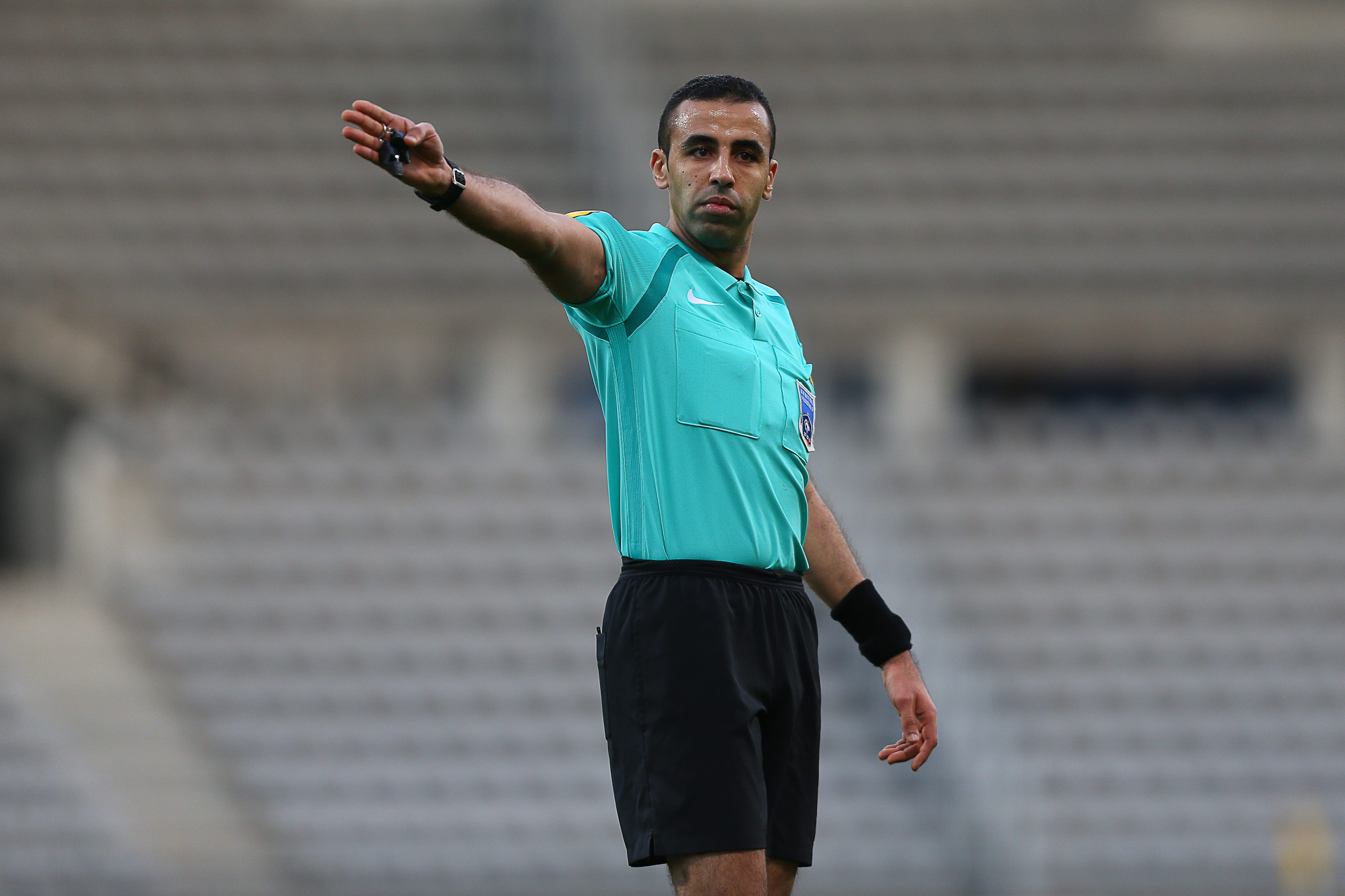 Faouzi Benchabane arbitre de Grenoble F38 / SM Caen | infos match ...